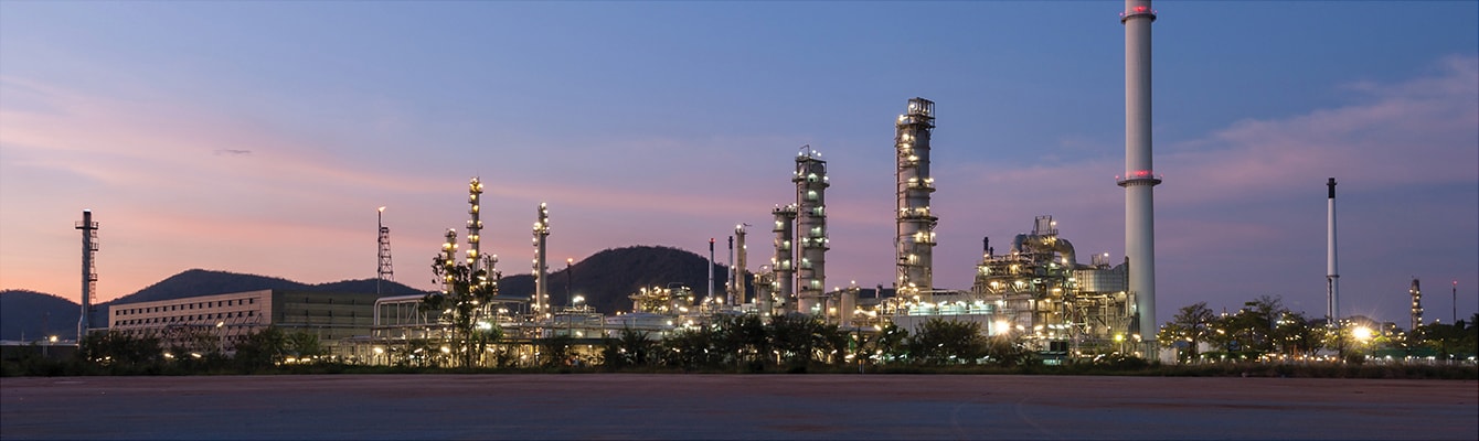 Oil and gas refining industry lubricants | Mobil™